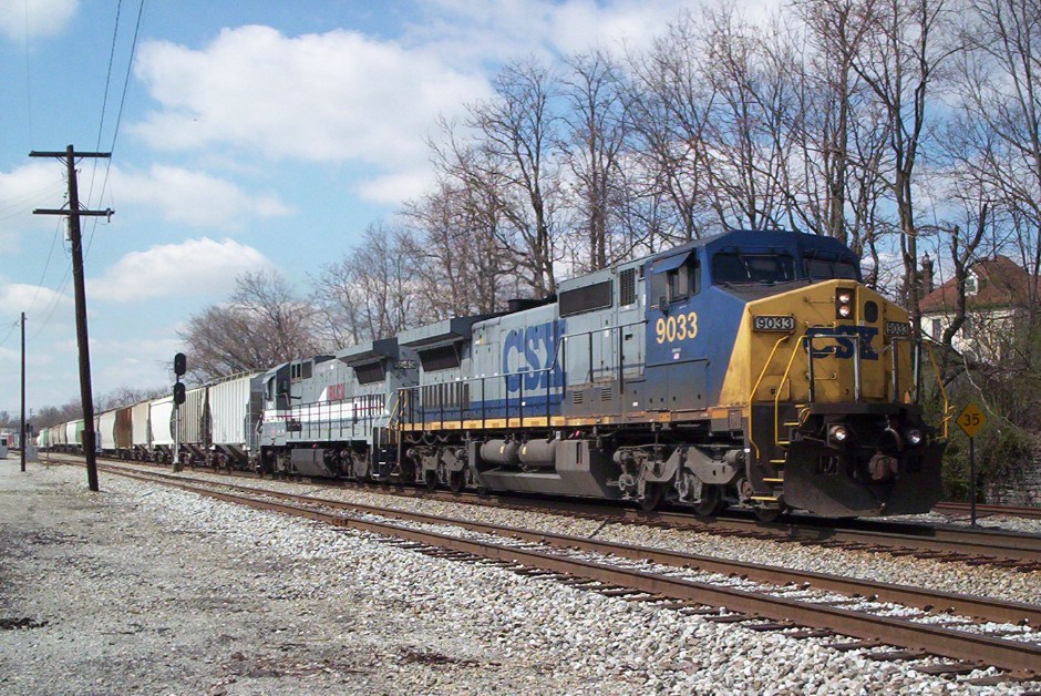 CSX 9033 (C44-9W) NB